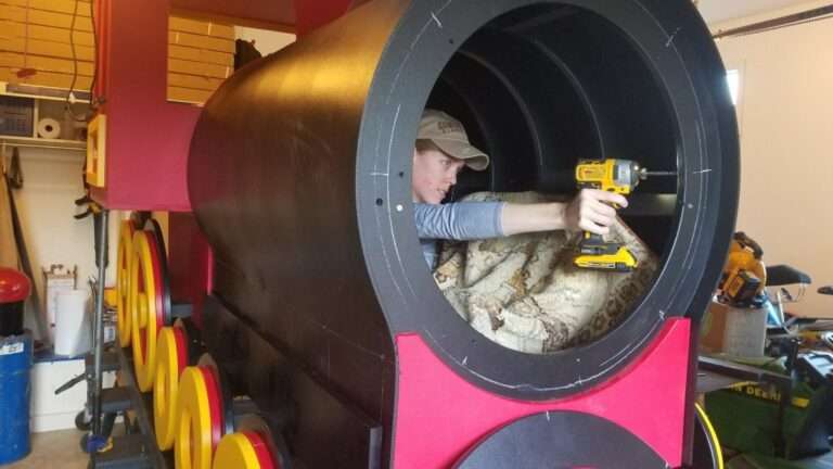 CHOO CHOO BARN'S OUTDOOR LOGO TRAIN - King Plastic Corporation