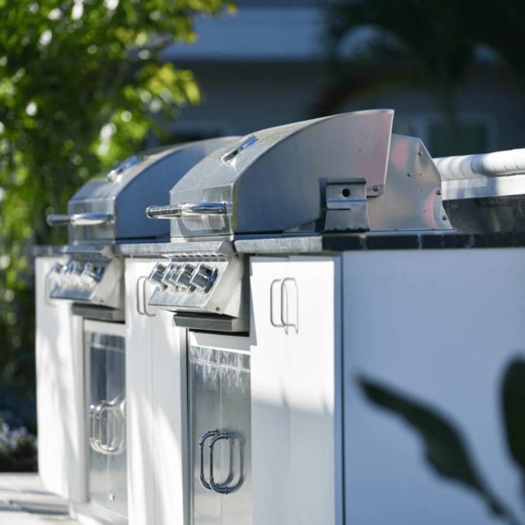 PUT THAT OUTDOOR KITCHEN TO USE THIS WEEKEND WITH THE PERFECT BARBECUE ...