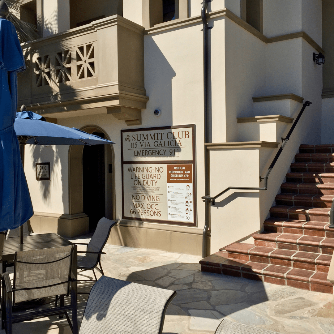 4 Types of Wayfinding Signs - King Plastic Corporation